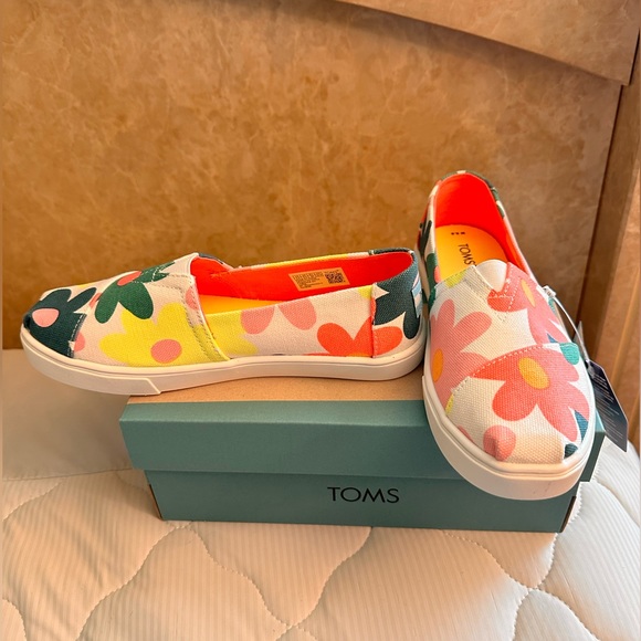 Toms | Shoes | Toms Neon Floral Shoes | Poshmark